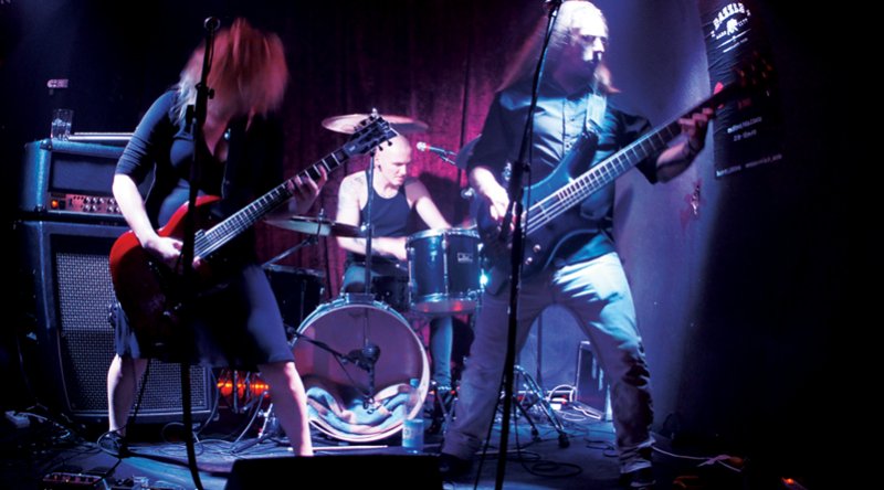 Feature - El Schlong: Playing The Sch-Long Game - NZ Musician