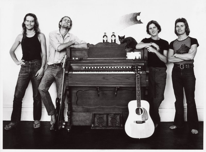 Feature - Moments Like These: Graeme Gash (Waves) - NZ Musician