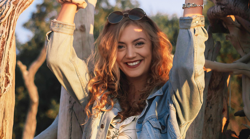 Feature - Laura-Mae: A Hint Of Stevie - NZ Musician