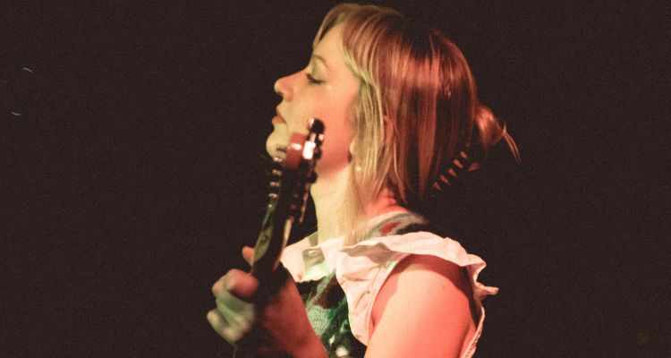 Feature - Neive Strang: Space Inviter - NZ Musician